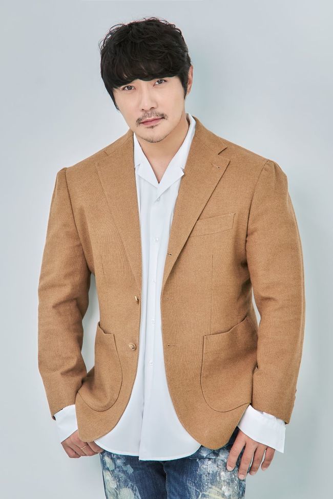 KCM, 데뷔 20년 만 신인가수 됐다‥日 정식 음원 발표 - 손에 잡히는 뉴스 눈에 보이는 뉴스 - 뉴스엔