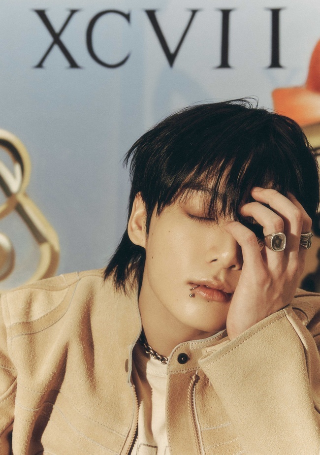 옷방서 작업하던 정국 Bts 황금막내의 10년만 솔로앨범[뮤직와치] 손에 잡히는 뉴스 눈에 보이는 뉴스 뉴스엔