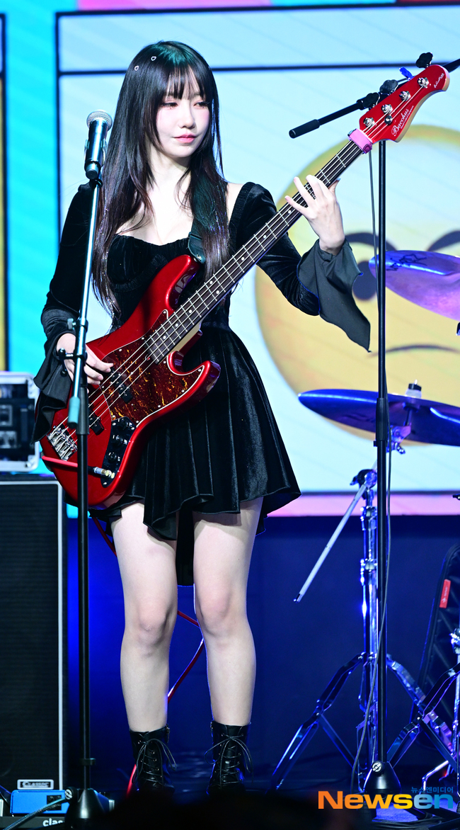 QWER(큐더블유이알) 마젠타, 자신있는 베이스[포토엔HD] - 뉴스인코리아