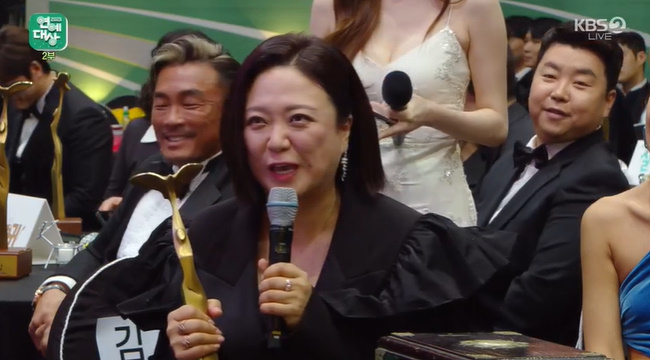 김숙 “‘홍김동전·옥문아’ 날아가, 3주전까지 대상 강력 후보”[2023 KBS 연예대상] - 손에 잡히는 뉴스 눈에 보이는 뉴스 - 뉴스엔