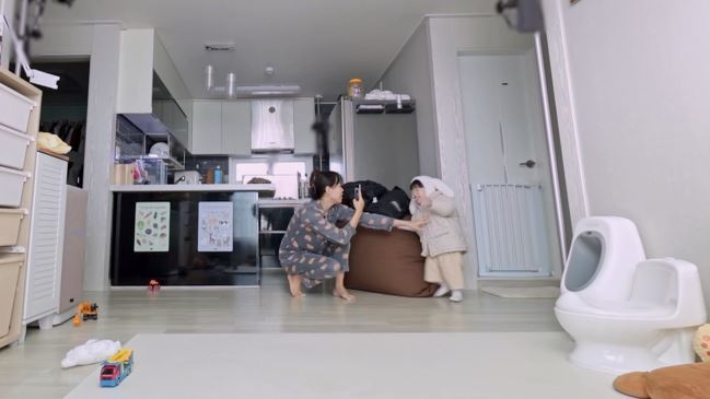 월급 100만원인데 “하루 14시간 SNS+사진 1천장 촬영” 정채언 일상 공개 (고딩엄빠4) - 손에 잡히는 뉴스 눈에 보이는 뉴스 - 뉴스엔