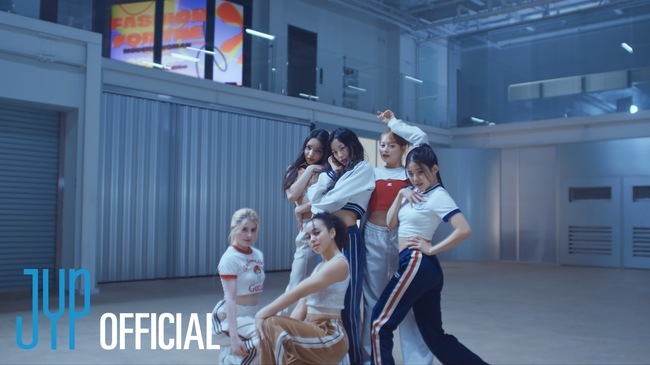 JYP 신인 VCHA, 데뷔곡 ‘Girls of the Year’ MV 티저 공개 - 손에 잡히는 뉴스 눈에 보이는 뉴스 - 뉴스엔