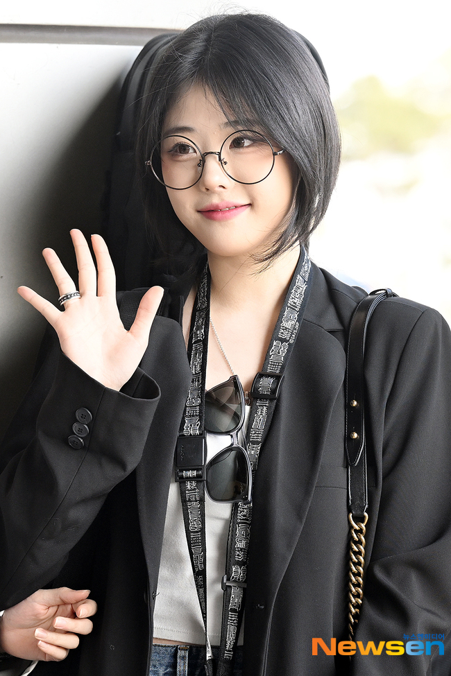 QWER(큐더블유이알) 히나 ‘귀여운 동그란 안경’[포토엔HD] - 손에 잡히는 뉴스 눈에 보이는 뉴스 - 뉴스엔