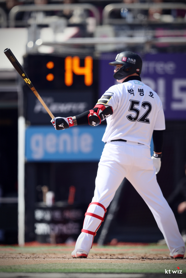 ‘ABS 도입+피치클락 시험’ 달라진 KBO리그 시범경기, 혼란 없었지만 보완점 남았다 - 손에 잡히는 뉴스 눈에 보이는 뉴스 - 뉴스엔