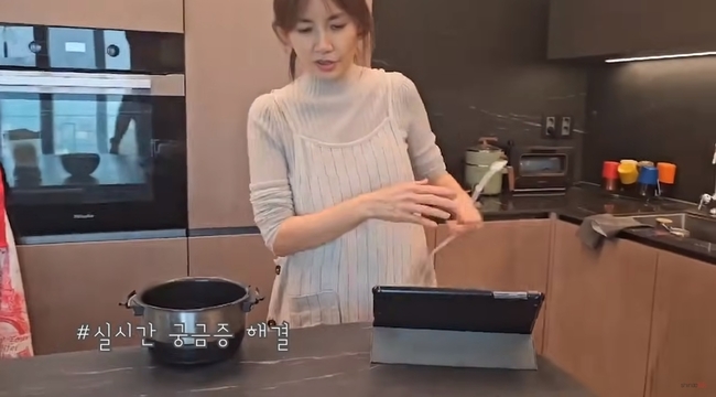 신애라 “♥차인표 설거지 할 때 뉴스 시청‥난 연애예능 본다” 신애라이프 손에 잡히는 뉴스 눈에 보이는 뉴스 뉴스엔