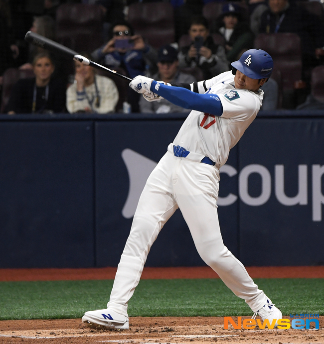 오타니 쇼헤이, 역시 그림 같은 타격~[포토엔HD] - 손에 잡히는 뉴스 눈에 보이는 뉴스 - 뉴스엔