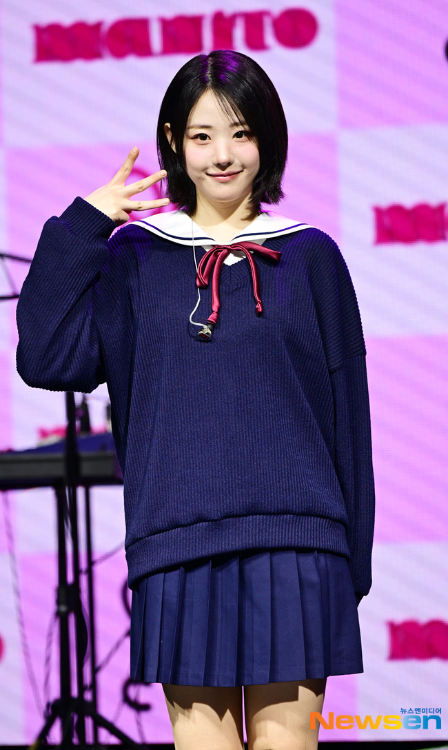 QWER 히나, 키보드 인형[포토엔HD] - 손에 잡히는 뉴스 눈에 보이는 뉴스 - 뉴스엔