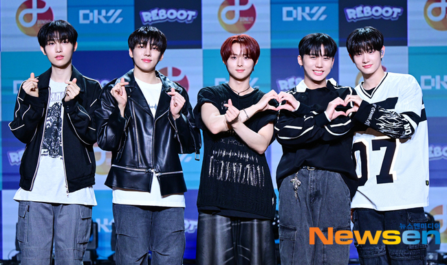 DKZ “1년 6개월만 완전체 컴백, 설레면서 떨려” - 손에 잡히는 뉴스 눈에 보이는 뉴스 - 뉴스엔