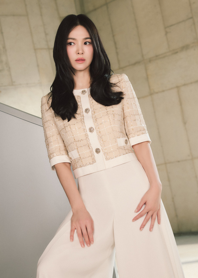 송혜교, 고급스러운 아우라…어떤 스타일도 완벽 소화[스타화보] - 손에 잡히는 뉴스 눈에 보이는 뉴스 - 뉴스엔