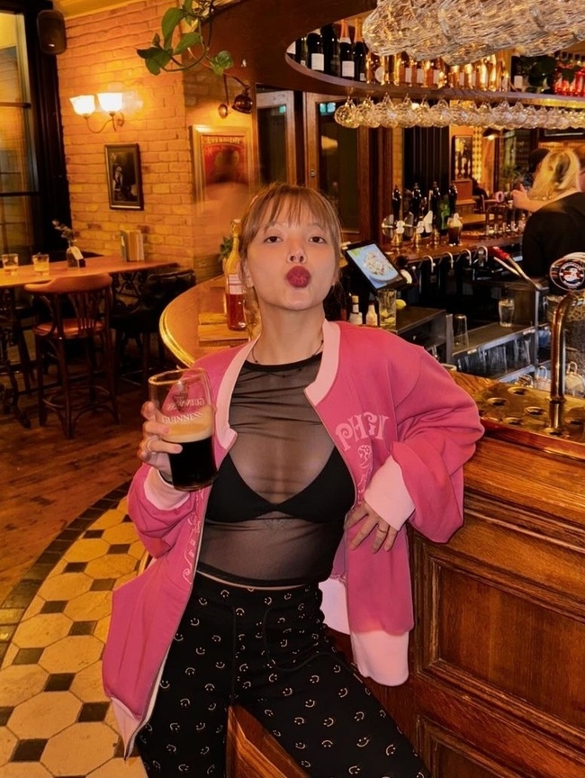 AOA 지민, 속옷 훤히 노출한 시스루룩 깜짝‥찬미 “옷 입고 다녀라” - 손에 잡히는 뉴스 눈에 보이는 뉴스 - 뉴스엔