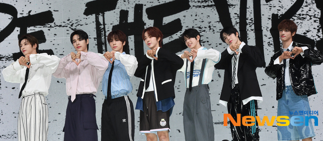 JYP NEXT 보이그룹, NEXZ(넥스지) [포토엔HD] - 손에 잡히는 뉴스 눈에 보이는 뉴스 - 뉴스엔