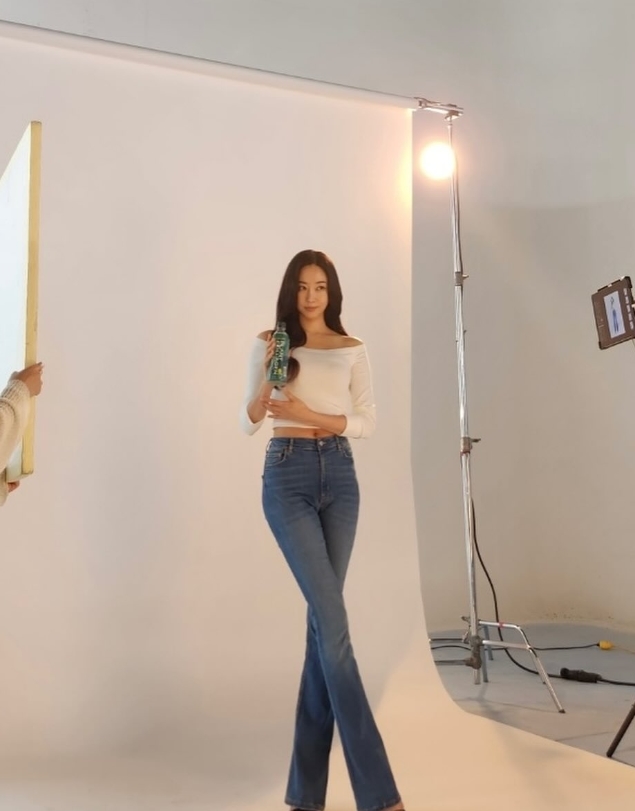 김사랑, 173cm·49kg 넘사벽 스펙 청바지 핏은 이런 것 - 손에 잡히는 뉴스 눈에 보이는 뉴스 - 뉴스엔