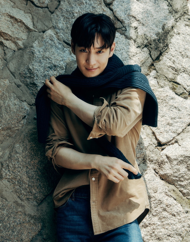 이제훈, 벌써 가을 남자…스웨터 입고 소년미[스타화보] - 손에 잡히는 뉴스 눈에 보이는 뉴스 - 뉴스엔