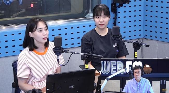 여자 펜싱銀 세레머니 비화 “안정환 반지키스처럼, 태극기 귀걸이 준비”(철파엠) - 손에 잡히는 뉴스 눈에 보이는 뉴스 - 뉴스엔