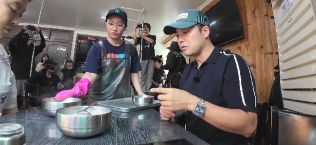 ‘전현무계획2’ 11일 편성 확정, 곽튜브 없이 전현무 홀로 티저 등장 - 손에 잡히는 뉴스 눈에 보이는 뉴스 - 뉴스엔