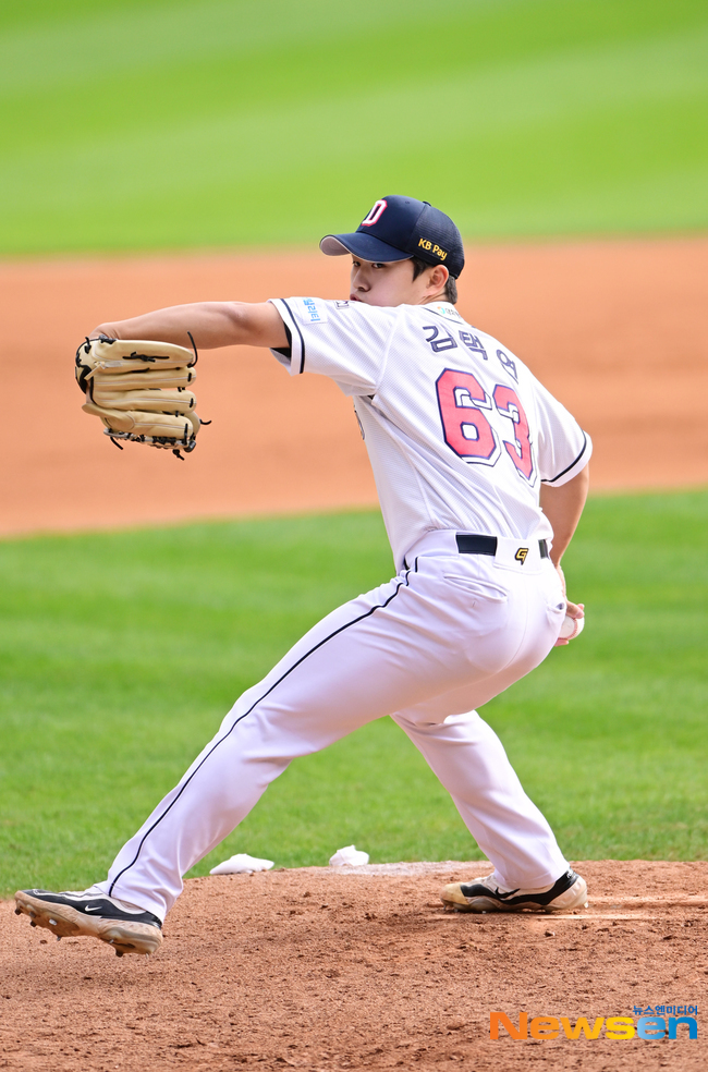 김택연, WC2차전 7회초 투입[포토엔HD] - 손에 잡히는 뉴스 눈에 보이는 뉴스 - 뉴스엔