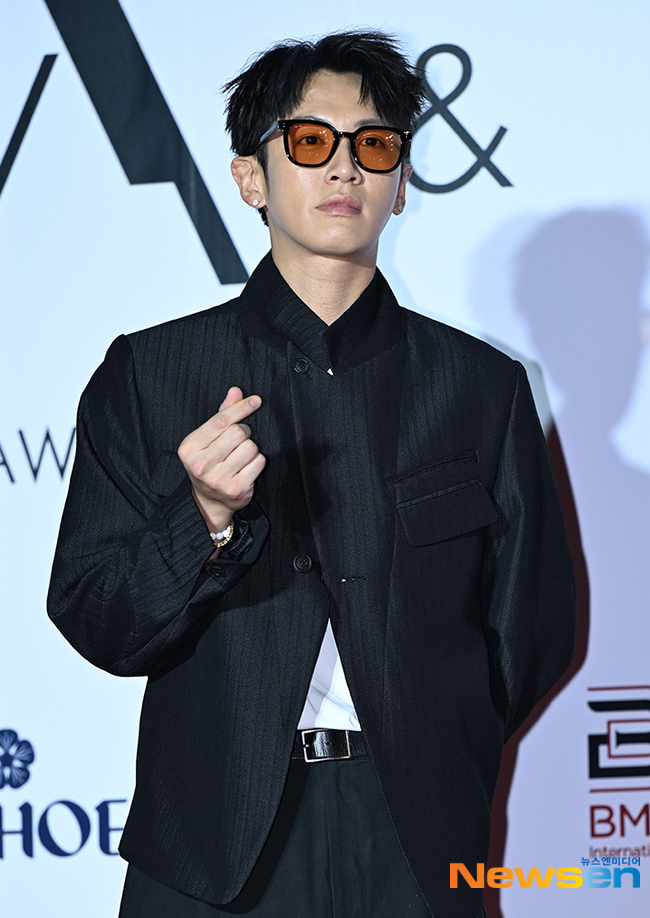 가진동, 무심한 듯 하트 [포토엔HD] - 손에 잡히는 뉴스 눈에 보이는 뉴스 - 뉴스엔