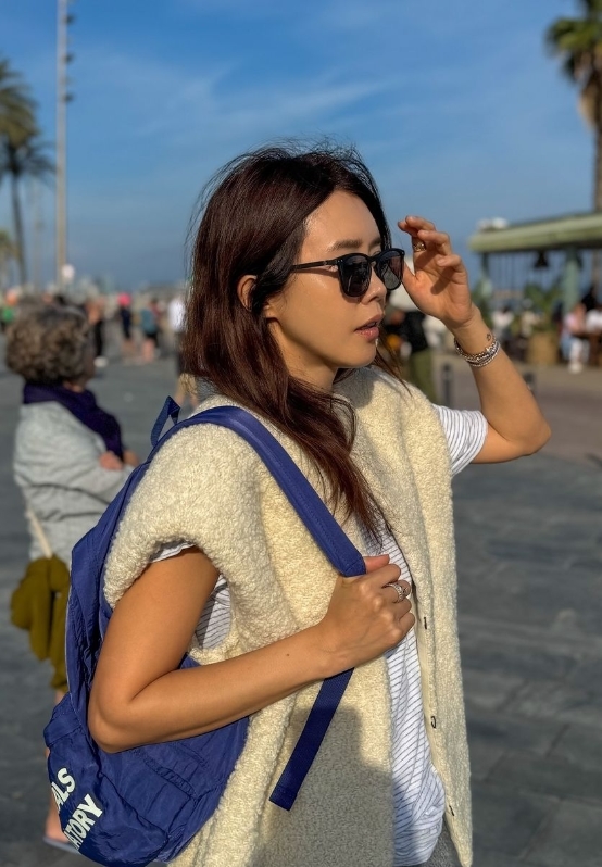 채정안, 바르셀로나 바닷가서 한컷…172cm·48kg 화보 뚝딱 - 손에 잡히는 뉴스 눈에 보이는 뉴스 - 뉴스엔