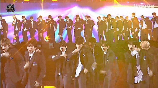 ‘프로젝트7’ 70人 KGMA 찢었다 강렬 첫인상 - 손에 잡히는 뉴스 눈에 보이는 뉴스 - 뉴스엔