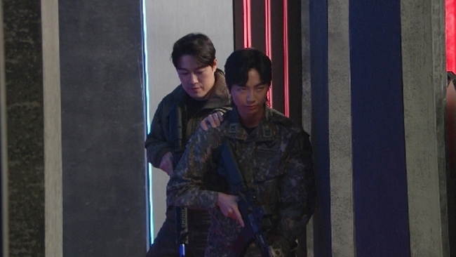 역대급 스케일 ‘강철부대W’ CQB 미션 “이런 곳 어떻게 섭외했나” - 손에 잡히는 뉴스 눈에 보이는 뉴스 - 뉴스엔