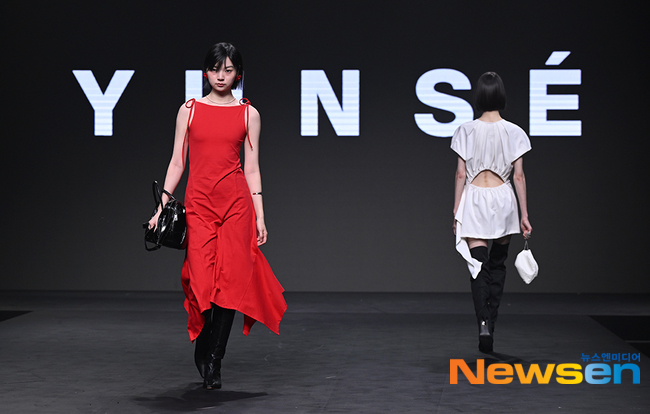 2024 대한민국 패션대상 ‘윤세(YUNSE) 패션쇼 [포토엔HD] - 손에 잡히는 뉴스 눈에 보이는 뉴스 - 뉴스엔