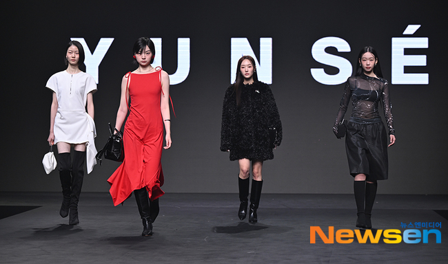 2024 대한민국 패션대상 ‘윤세(YUNSE)’ 강렬한 캣워크 [포토엔HD] - 손에 잡히는 뉴스 눈에 보이는 뉴스 - 뉴스엔