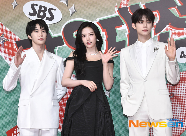 NCT도영,xTXT연준x안유진, 우리가 3MC - 손에 잡히는 뉴스 눈에 보이는 뉴스 - 뉴스엔