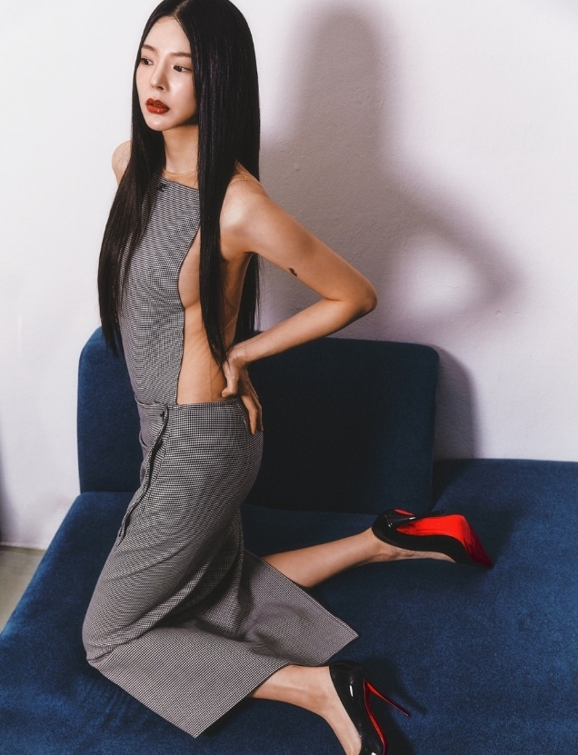 170cm·48kg 장재인, 옆태 뒤태 다 노출한 자신감 - 손에 잡히는 뉴스 눈에 보이는 뉴스 - 뉴스엔