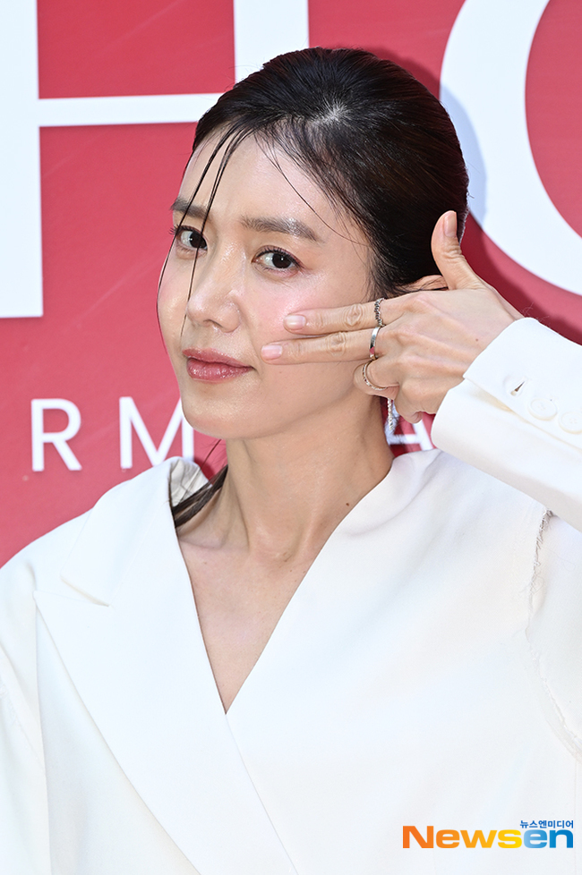 채정안, 47세 맞아? 172cm·48kg 마네킹 비율 올 화이트룩 - 손에 잡히는 뉴스 눈에 보이는 뉴스 - 뉴스엔