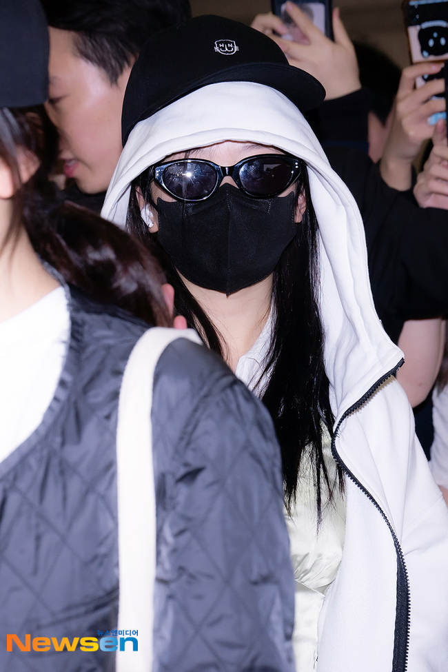 뉴진스(njz) 하니 ‘후드 위에 얹은 모자도 귀염 뽀짝’[포토엔HD] - 손에 잡히는 뉴스 눈에 보이는 뉴스 - 뉴스엔