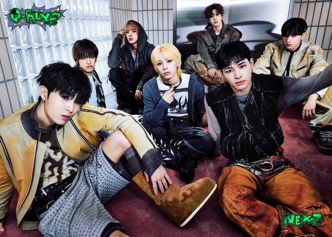 ‘JYP 보이그룹’ NEXZ, 멈춘 듯한 시간 속 놀라운 이야기?! - 손에 잡히는 뉴스 눈에 보이는 뉴스 - 뉴스엔