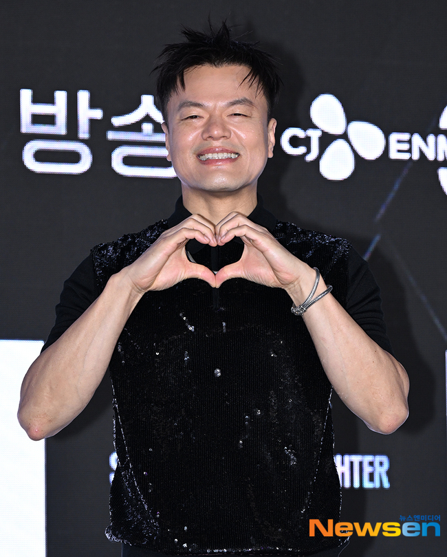 박진영(JYP), 미소 하트 [포토엔HD] - 손에 잡히는 뉴스 눈에 보이는 뉴스 - 뉴스엔