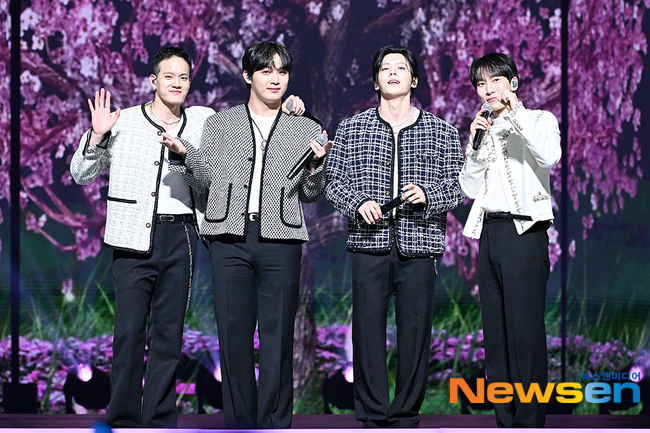 비투비(BTOB) ‘K 아레나 꽉 채우는 감미로운 목소리’[포토엔HD] - 손에 잡히는 뉴스 눈에 보이는 뉴스 - 뉴스엔