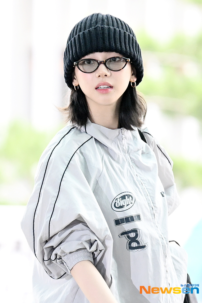 카리나 공항에 뜬 생얼 힙스터, 더티워크 예열 완료 - 손에 잡히는 뉴스 눈에 보이는 뉴스 - 뉴스엔