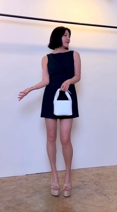 한혜연, 14kg ↑ 감량하더니 각선미 자신감 폭발‥53세 중 가장 날씬해 - 손에 잡히는 뉴스 눈에 보이는 뉴스 - 뉴스엔