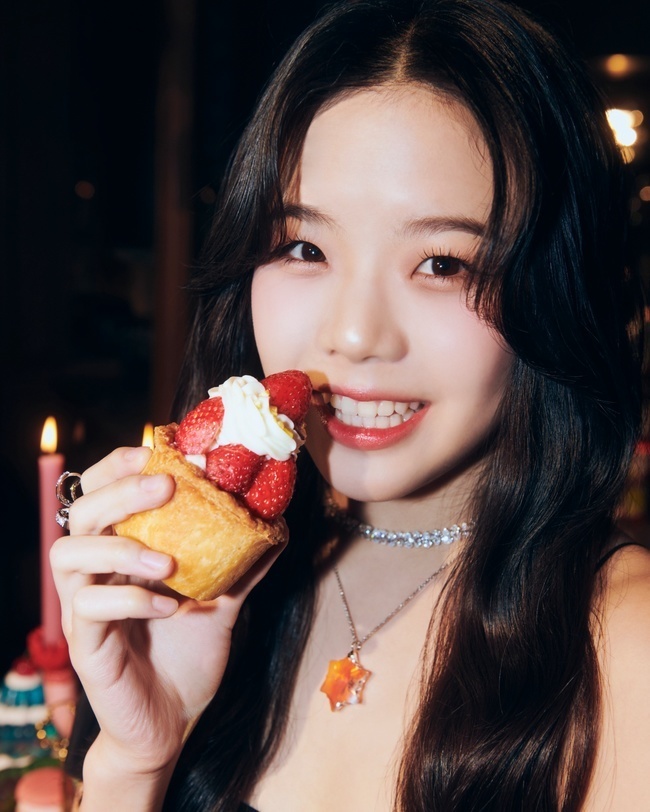 케일리, 미국 걸그룹 VCHA 떠난다‥JYP 측 “활동 마무리하기로”[공식] - 손에 잡히는 뉴스 눈에 보이는 뉴스 - 뉴스엔