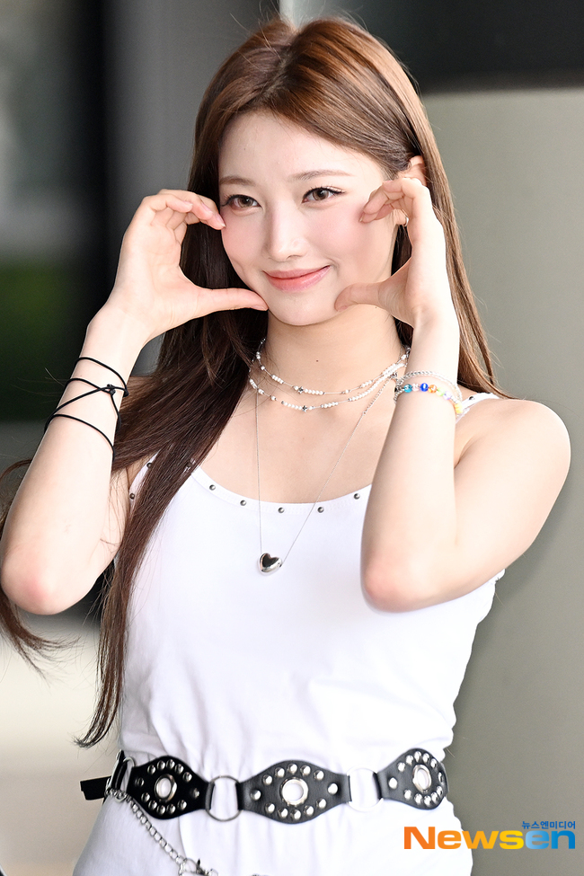 A2O MAY 쓰지에 ‘러블리한 천사’[포토엔HD] - 손에 잡히는 뉴스 눈에 보이는 뉴스 - 뉴스엔