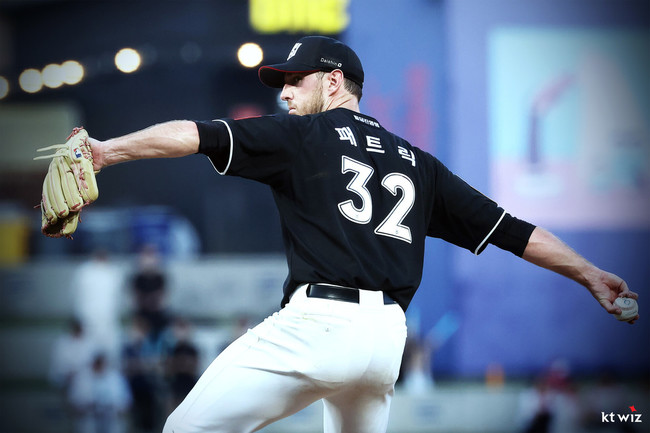 ‘최고 시속 154km’ 패트릭, LG전 5이닝 1실점 위력투 - 손에 잡히는 뉴스 눈에 보이는 뉴스 - 뉴스엔