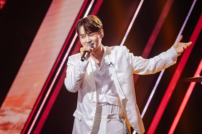 박서진, 전율의 장구 퍼포먼스로 日 가수들 앞 기강 잡았다(한일가왕전) - 손에 잡히는 뉴스 눈에 보이는 뉴스 - 뉴스엔