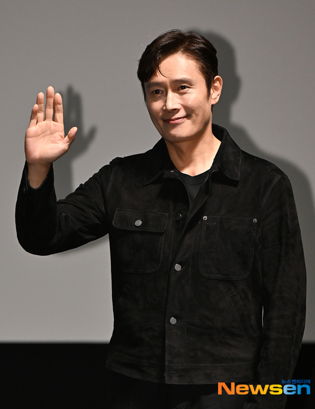 망한 배우였던 이병헌, ‘포니테일 머리’ 망한 감독 박찬욱과 레전드 ‘JSA’ 썼다(종합)[30회 BIFF] - 손에 잡히는 뉴스 눈에 보이는 뉴스 - 뉴스엔