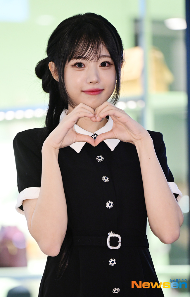 QWER 히나, 순수 하트[포토엔HD] - 손에 잡히는 뉴스 눈에 보이는 뉴스 - 뉴스엔